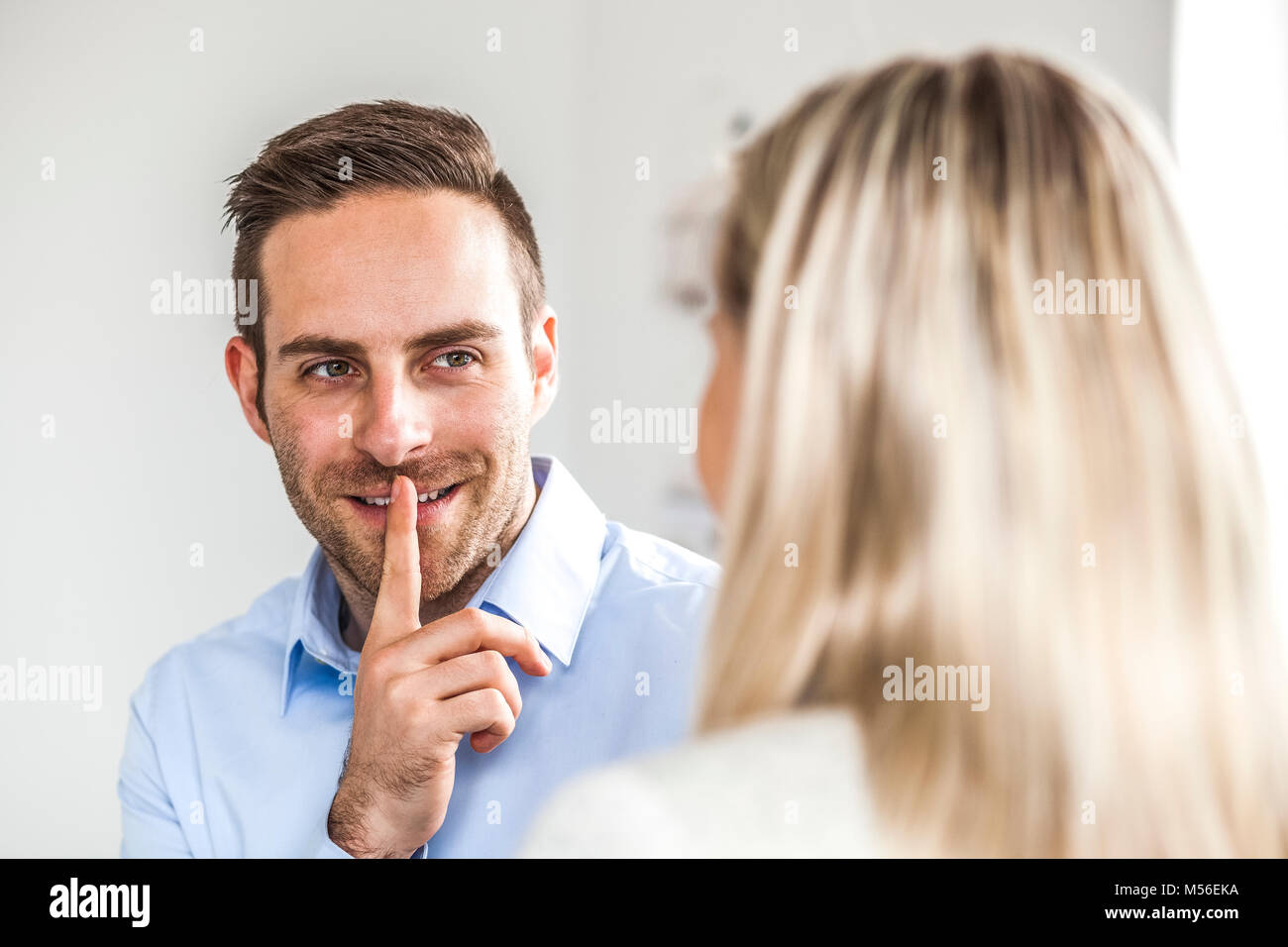 Two people silence interview hi-res stock photography and images - Alamy