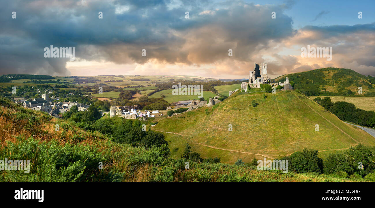 Medieval english castle ruins hi-res stock photography and images - Alamy