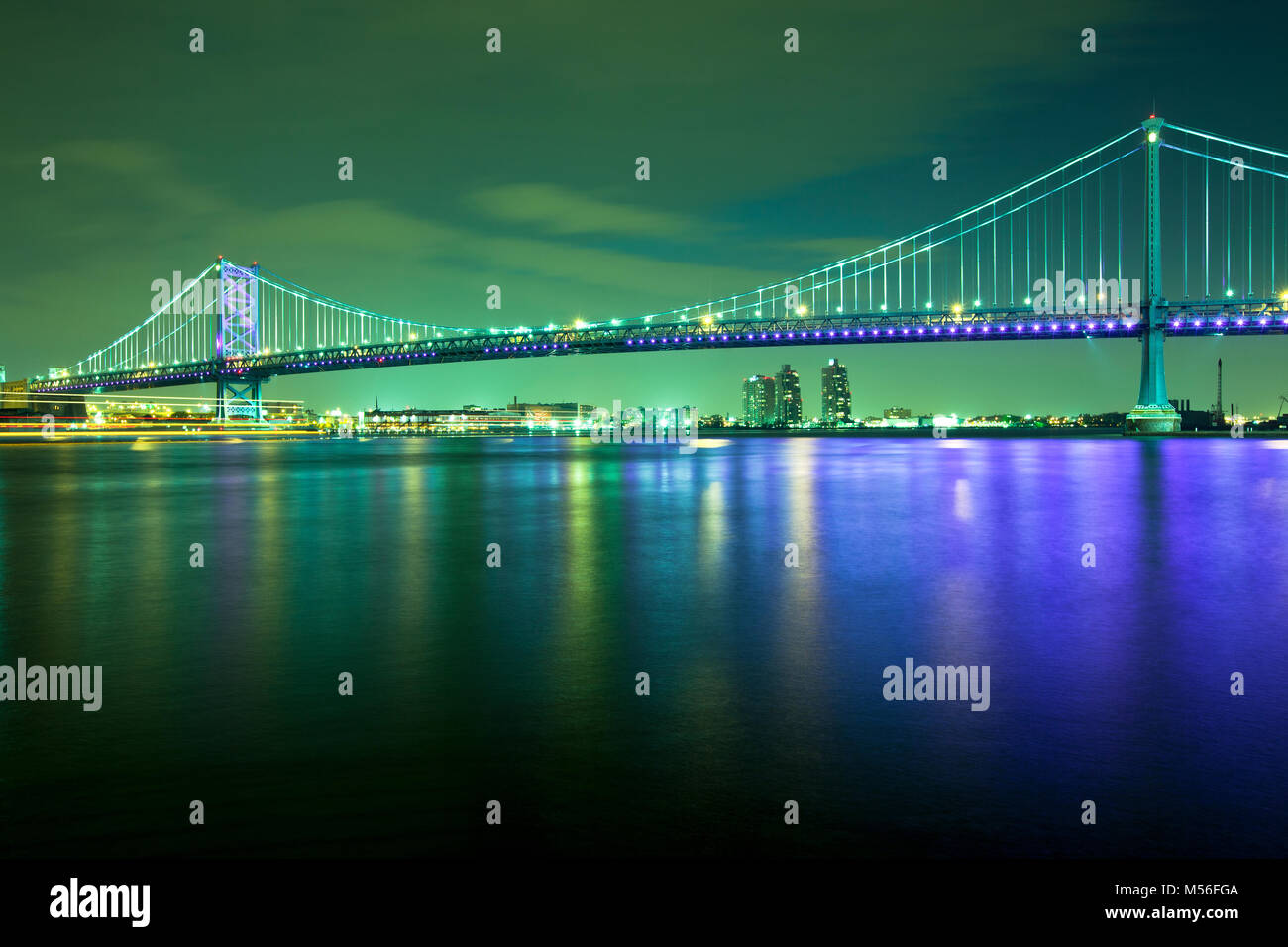 Benjamin Franklin Bridge over the Delaware River, Philadelphia ...