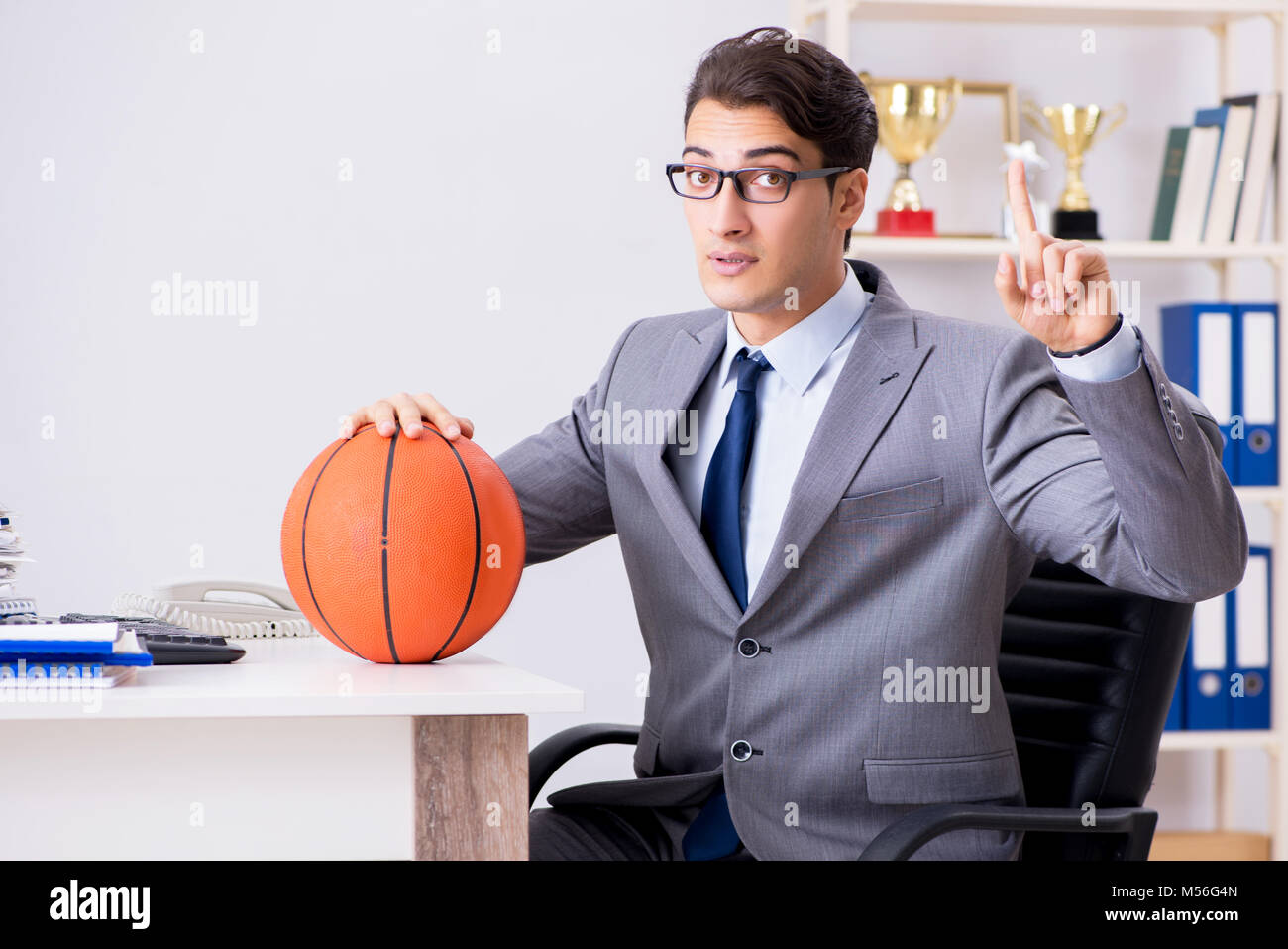 Office desk playing basketball hi-res stock photography and images - Alamy