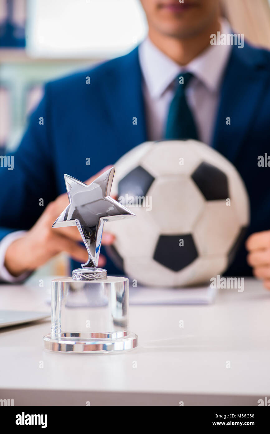 Footballer playing computer game hi-res stock photography and images ...