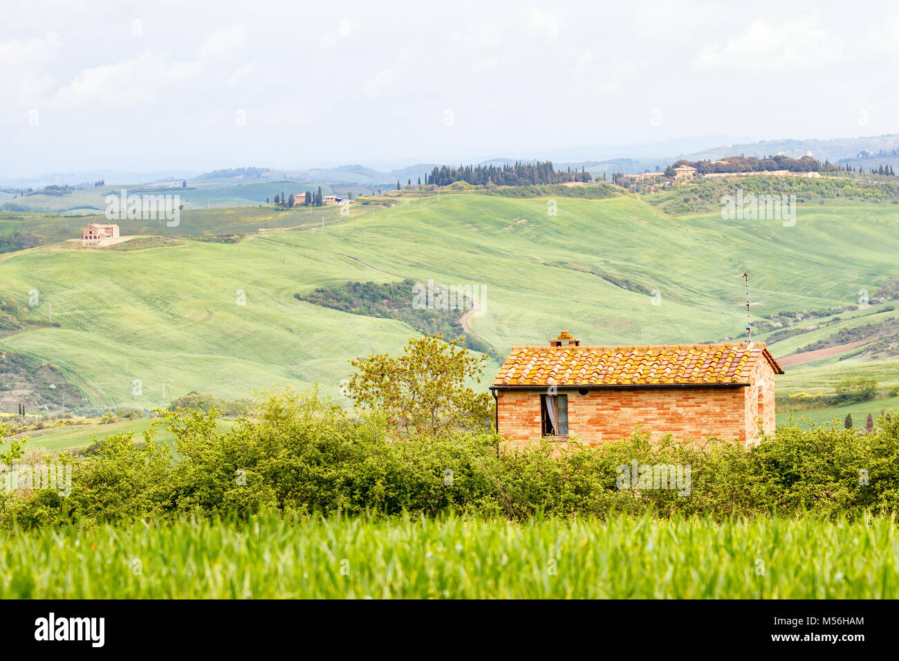 Small cottage in a rural Italian landscape Stock Photo - Alamy
