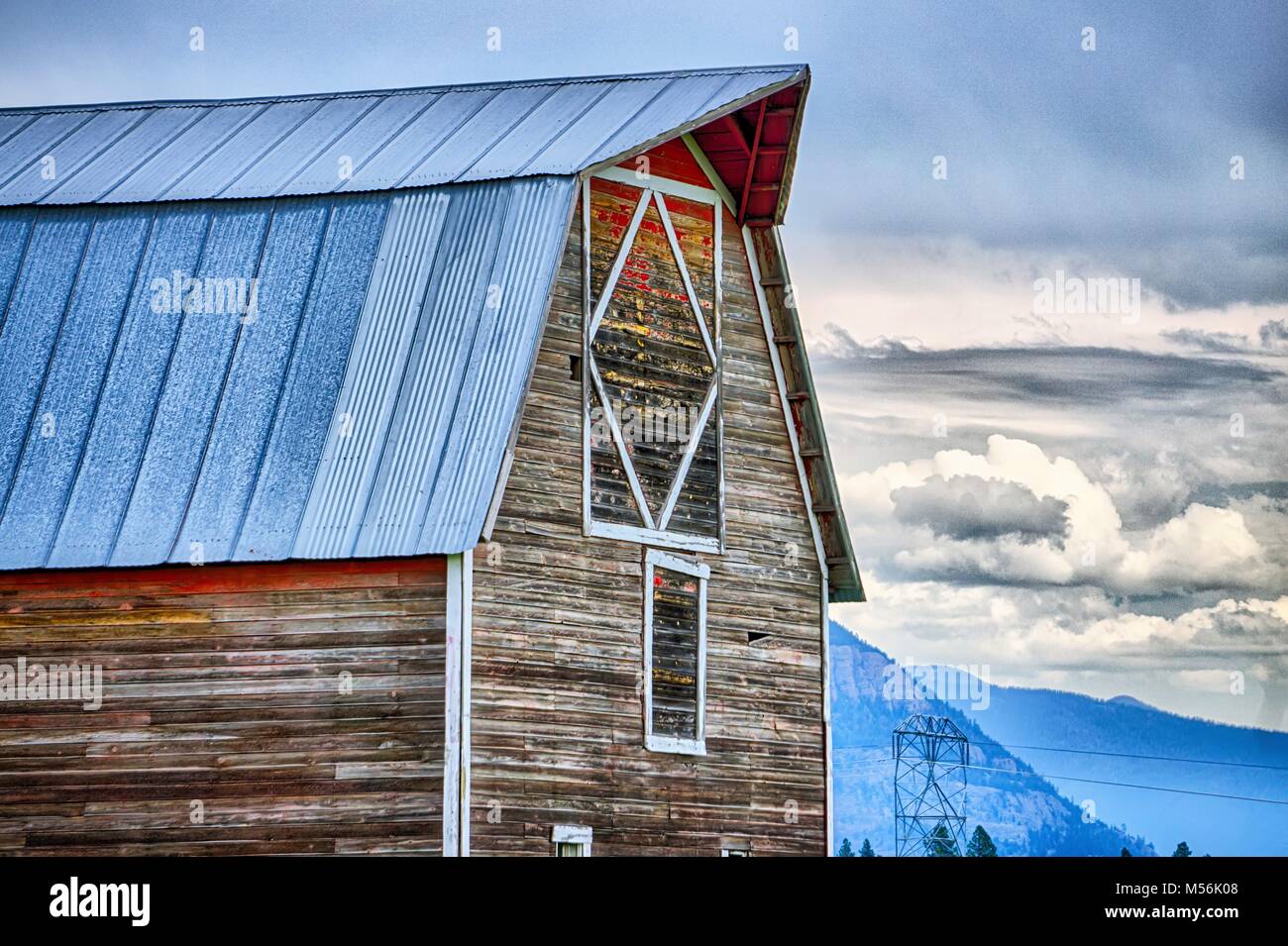 Old farm barn in montana hi-res stock photography and images - Alamy