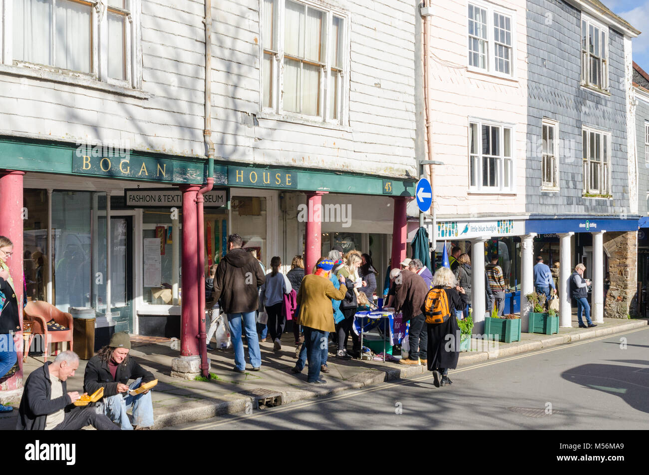 Street totnes hi-res stock photography and images - Alamy