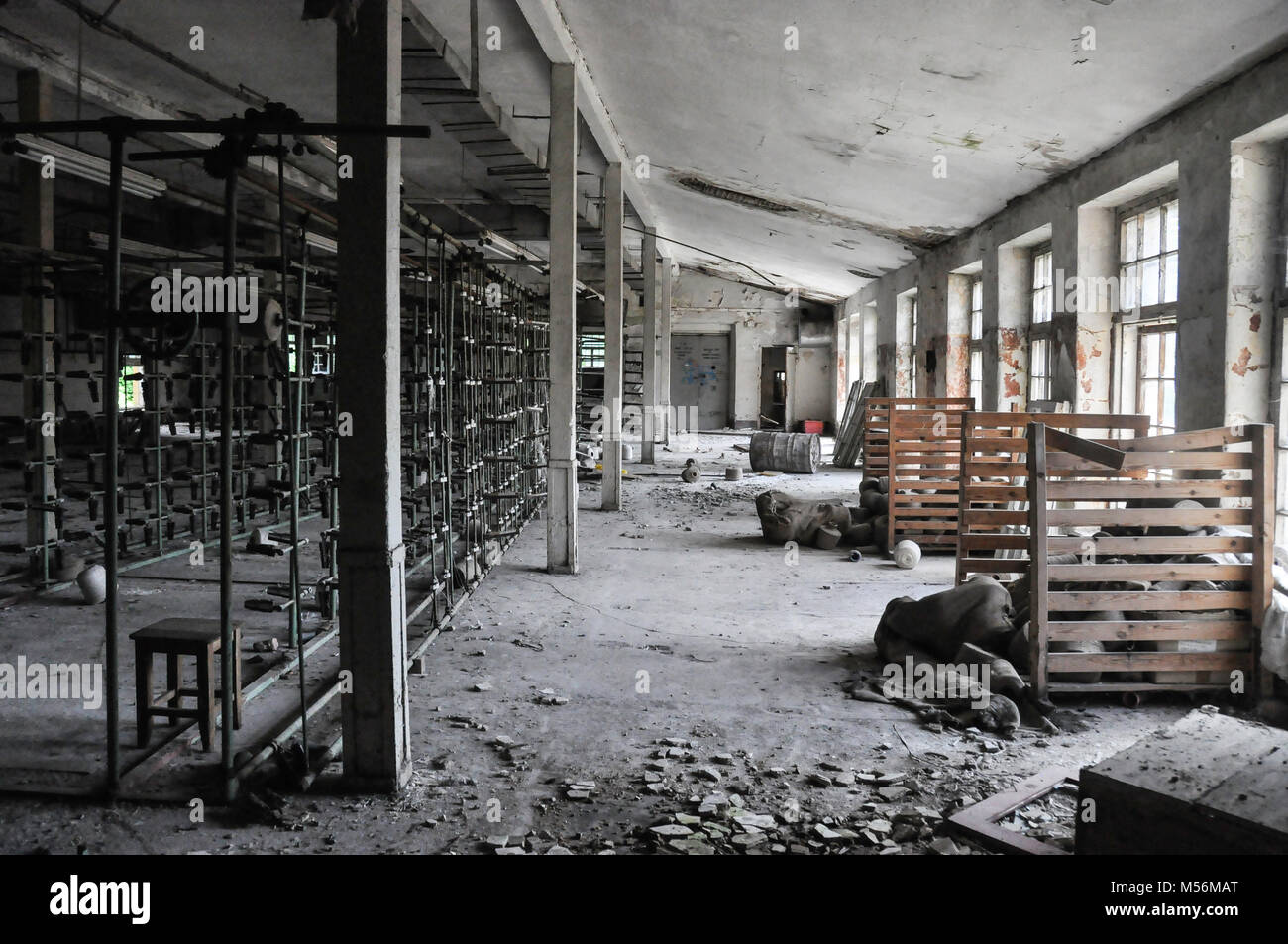 Abandoned installation hi-res stock photography and images - Alamy