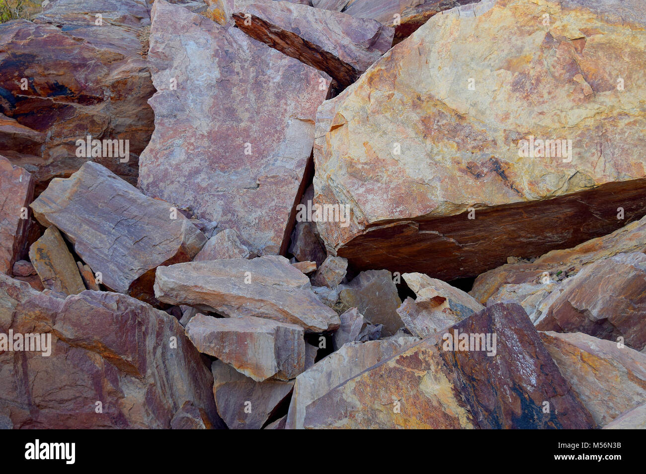 Small pieces of rock hi-res stock photography and images - Alamy