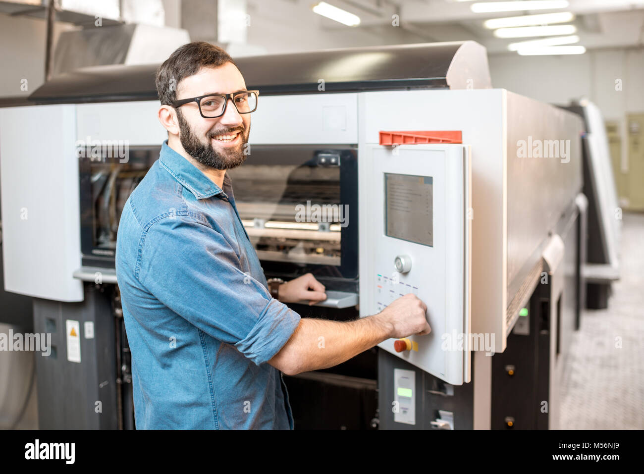 Machine operator printing hi-res stock photography and images - Alamy Machine operator printing hi-res stock photography and images - Alamy