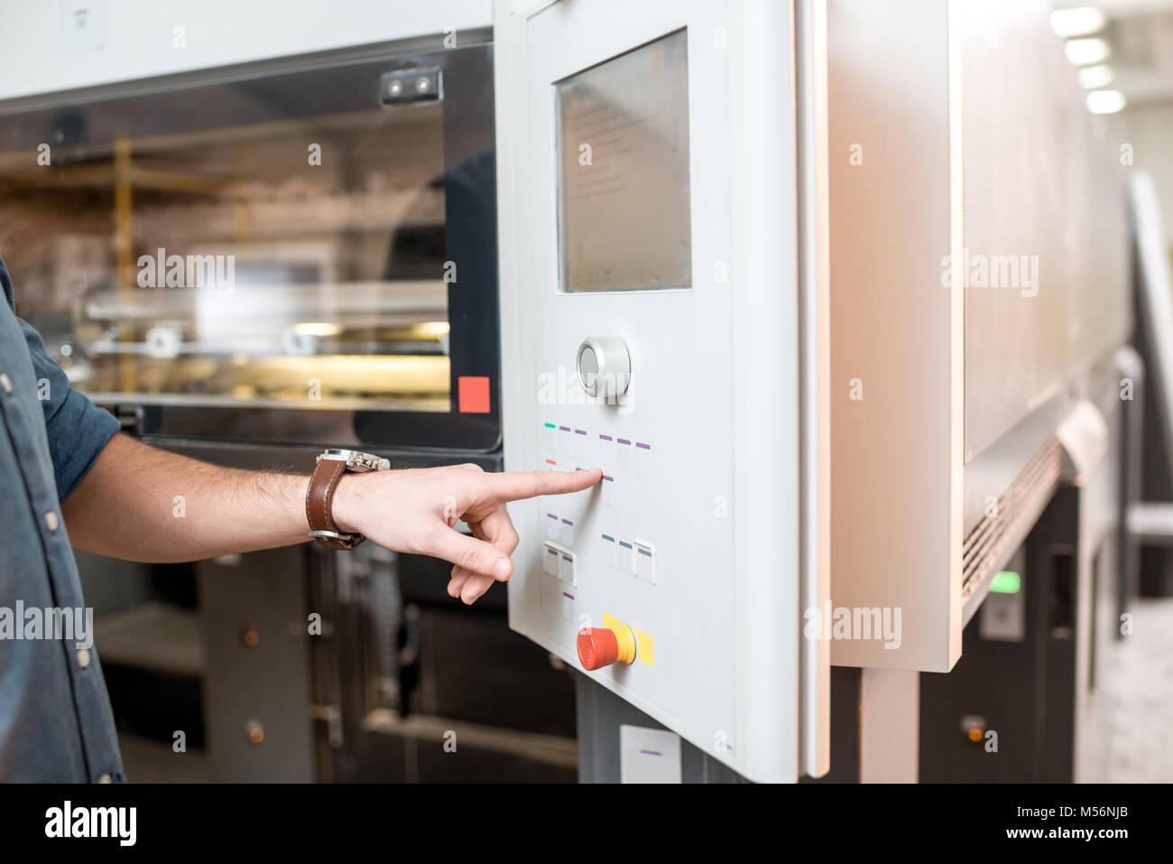 Operating offset machine Stock Photo - Alamy