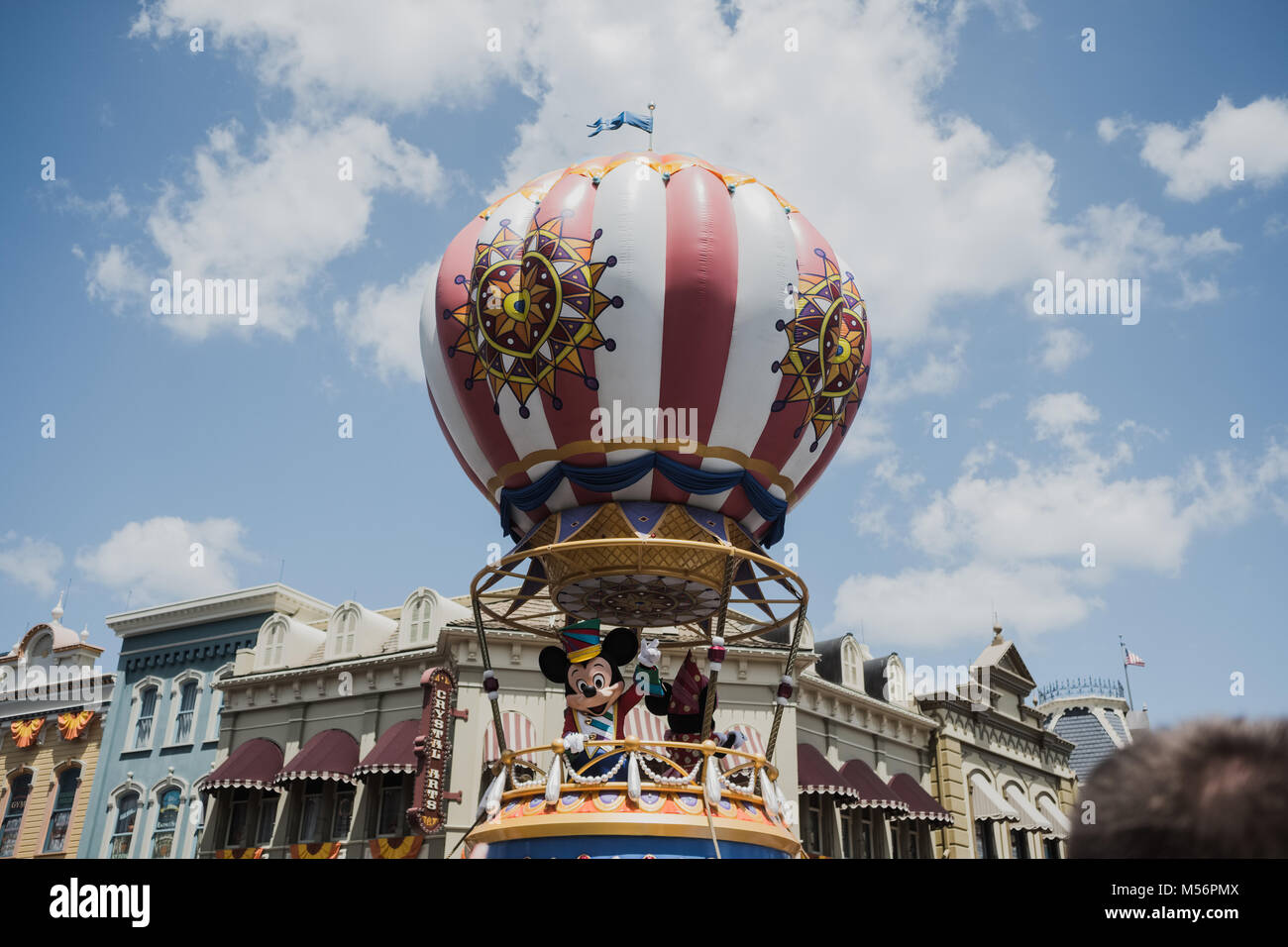 Mickey and Minnie Mouse at the Disney World Magical Kingdom parade ...