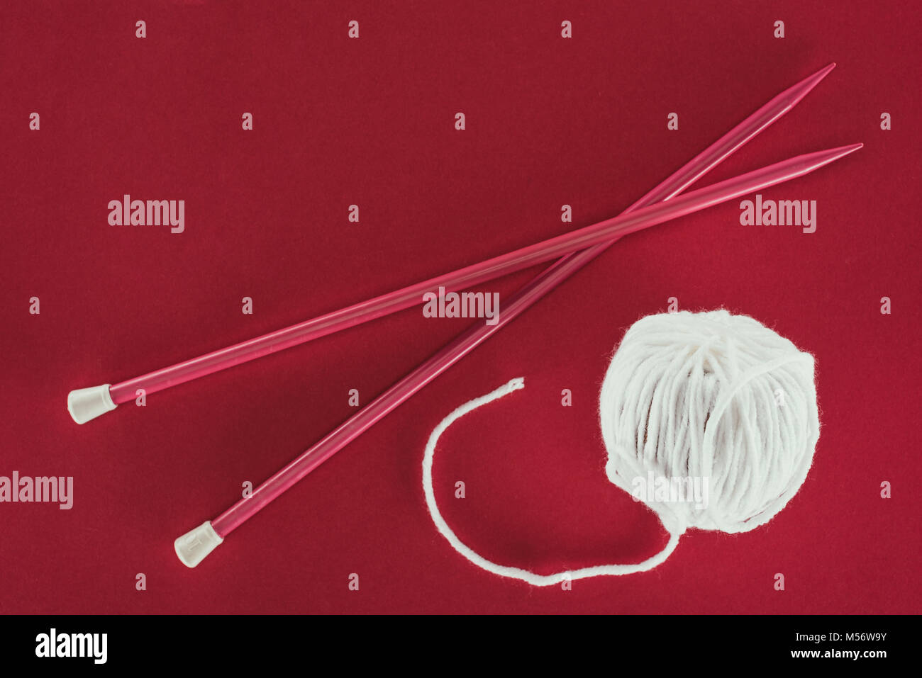 Ball of white wool hi-res stock photography and images - Alamy