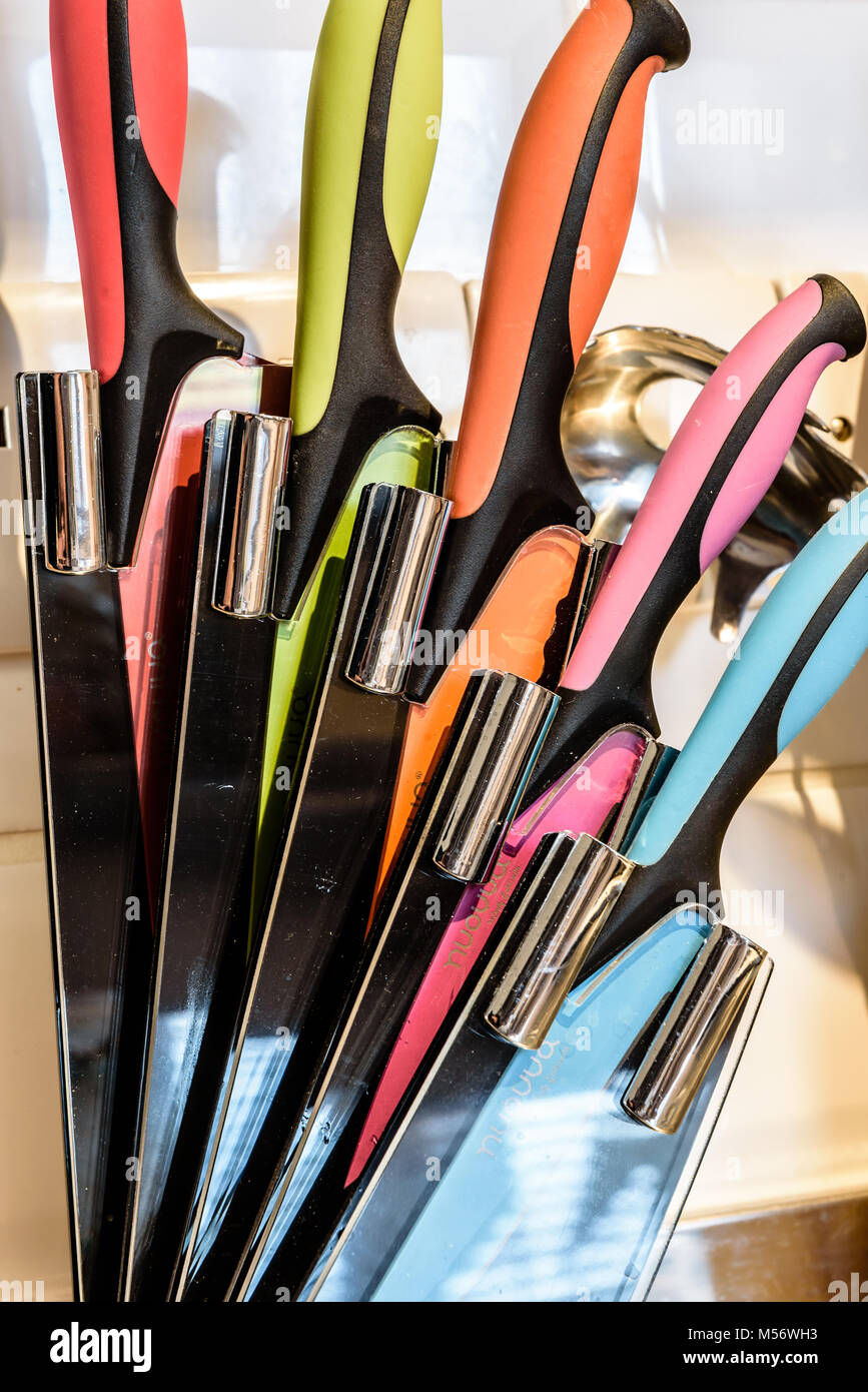 Multi coloured kitchen knives hi-res stock photography and images - Alamy