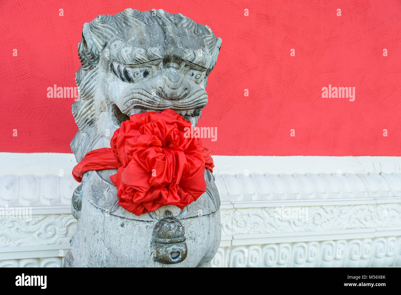Chinese guardian lion hi-res stock photography and images - Alamy