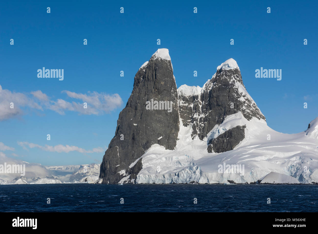 Antarctic coastal scenery hi-res stock photography and images - Alamy