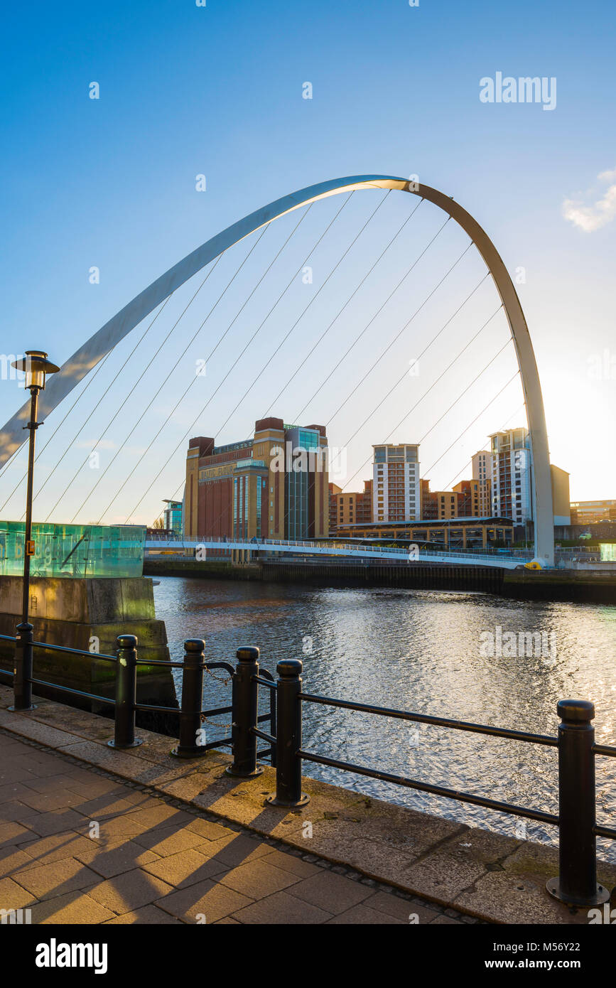 Newcastle upon Tyne, view of the Millennium Bridge and the Baltic ...