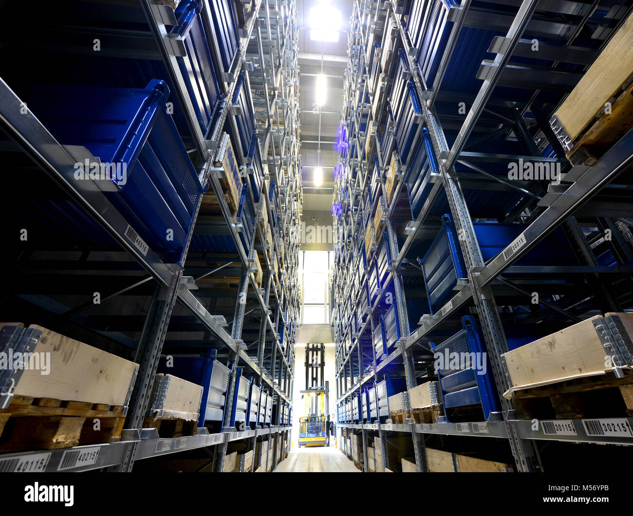 Warehouse storage racks boxes goods hi-res stock photography and images ...