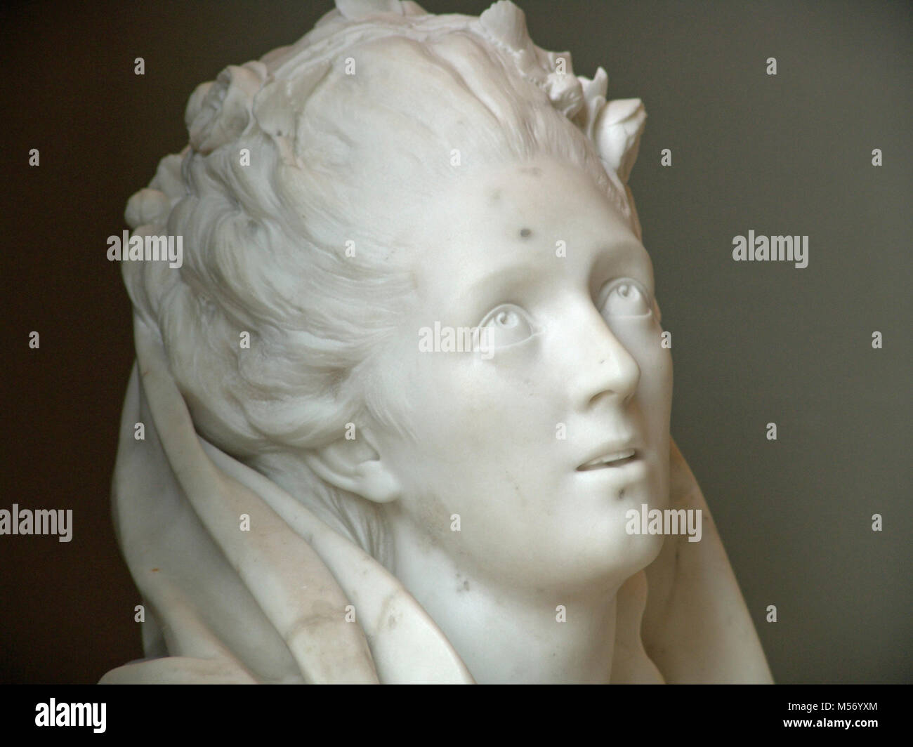 PARIS LE LOUVRE MUSEUM STATUES - PARIS ART - FRENCH ART - ANCIENT TIMES ...