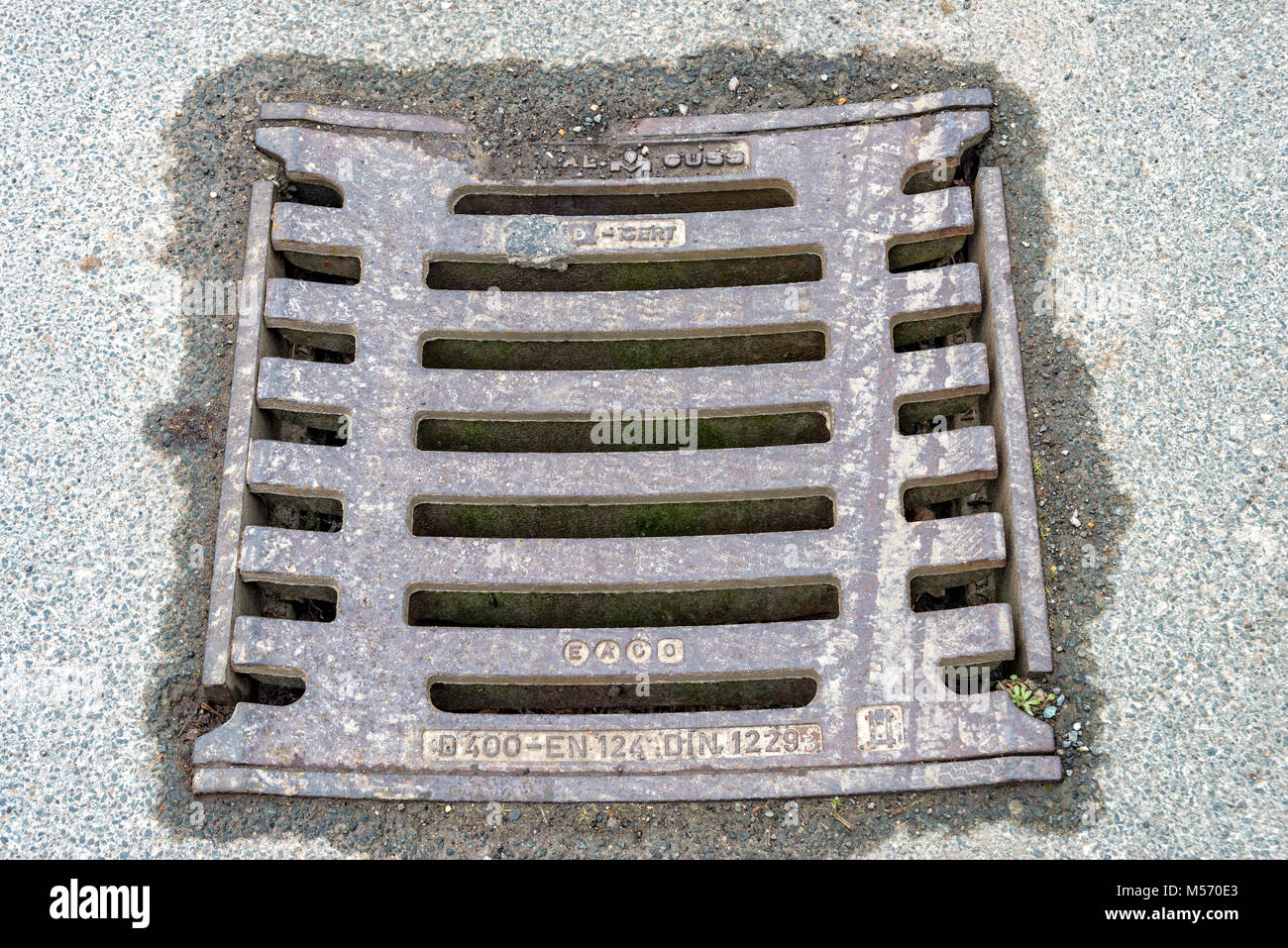 Manhole cover copy space hi-res stock photography and images - Alamy