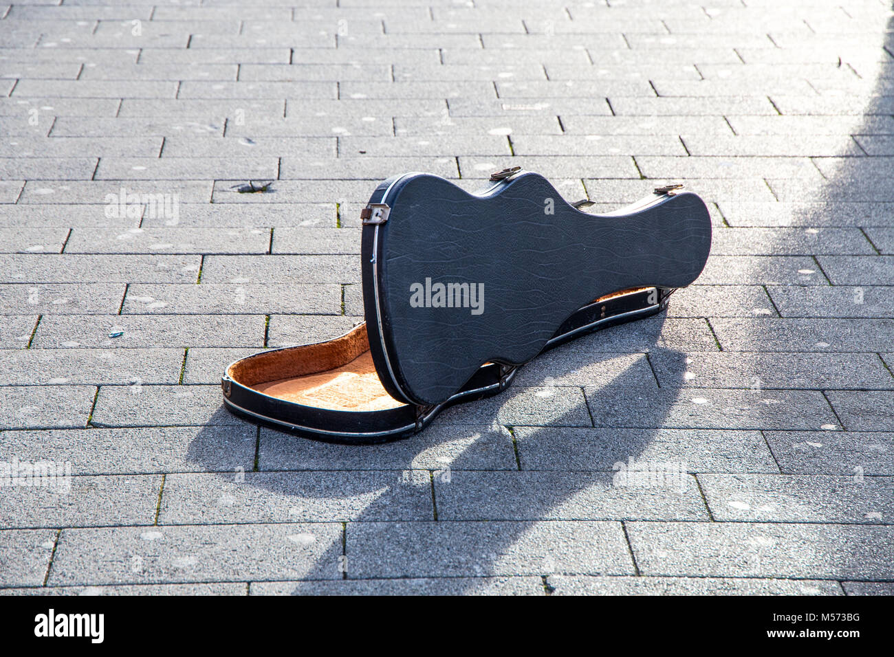 Violin case, black, open and empty Stock Photo - Alamy