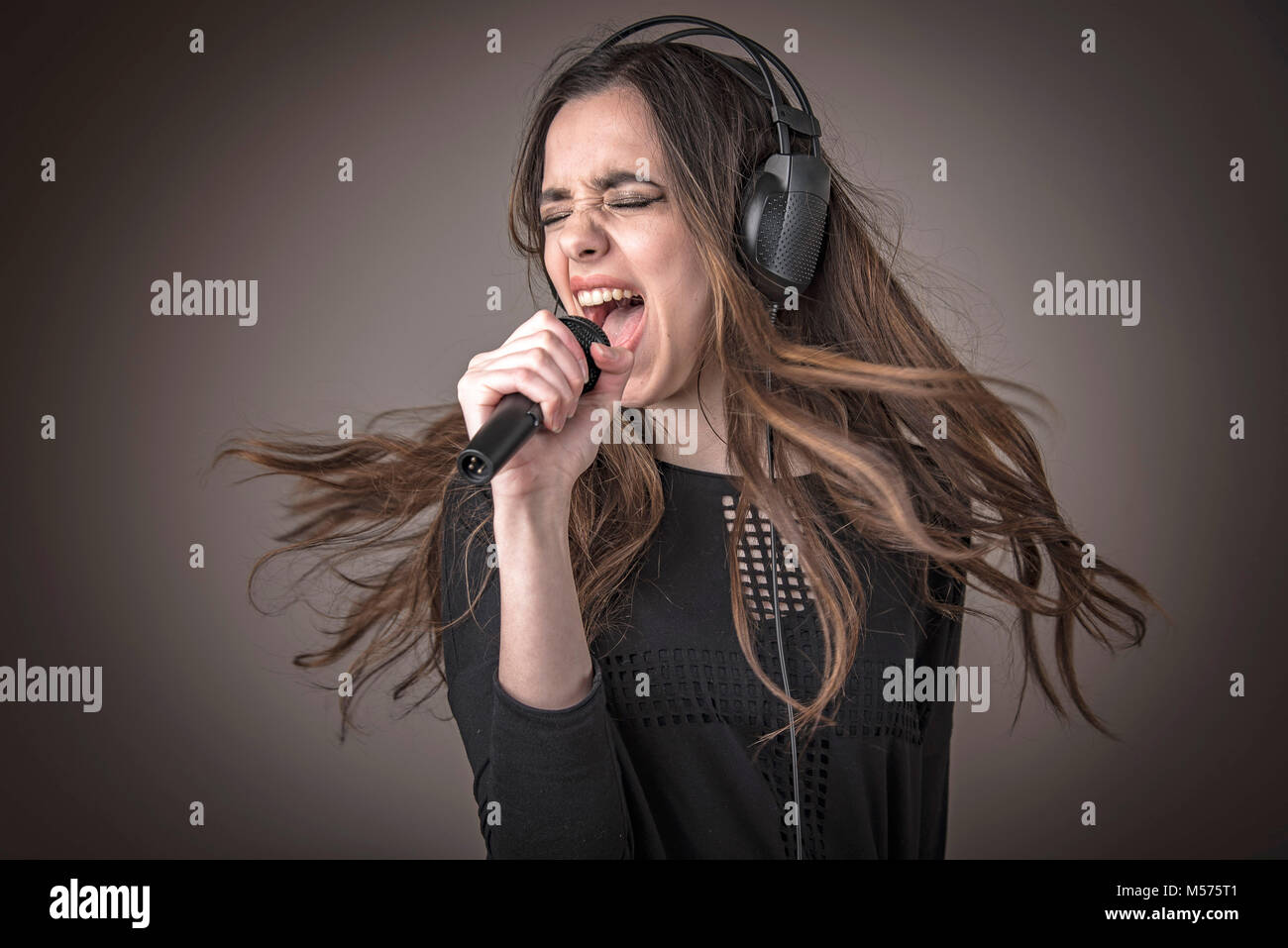 Sing along concert hi-res stock photography and images - Alamy