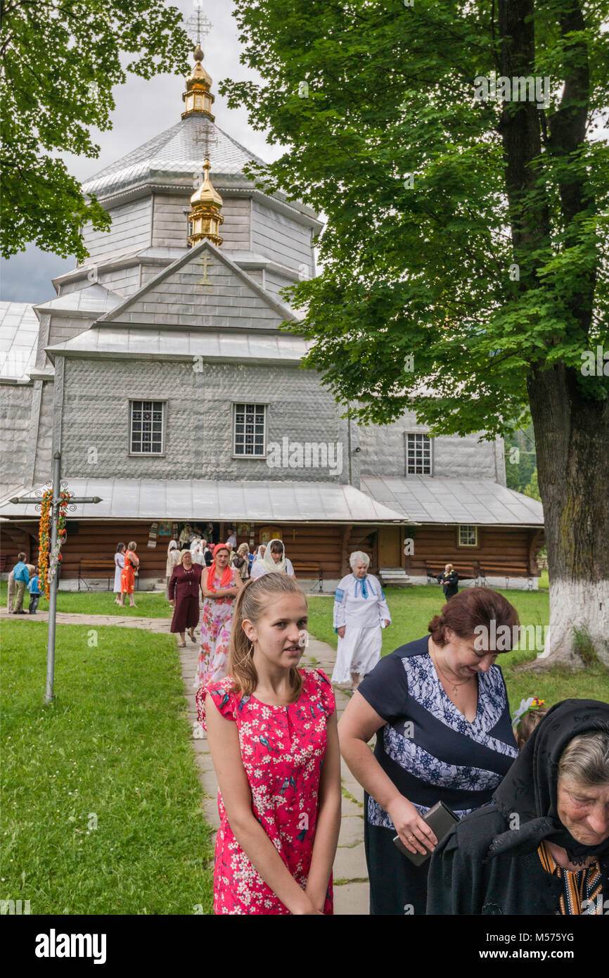 People leaving catholic church hi-res stock photography and images - Alamy