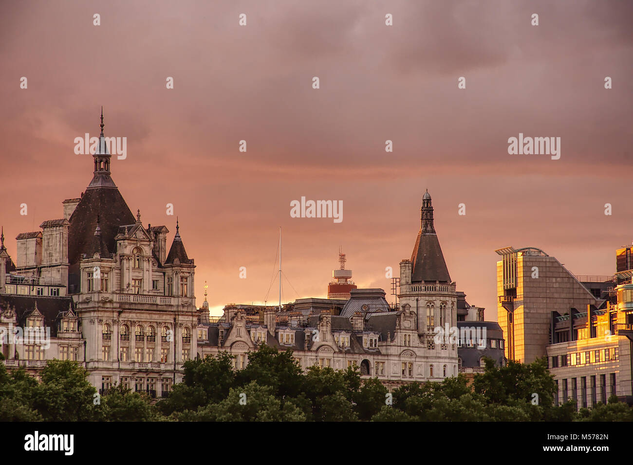 London townscape sunset hi-res stock photography and images - Alamy