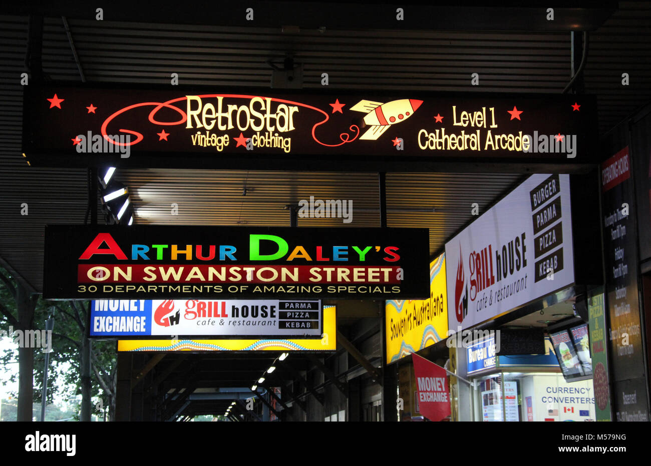 Melbourne street signs hi-res stock photography and images - Alamy