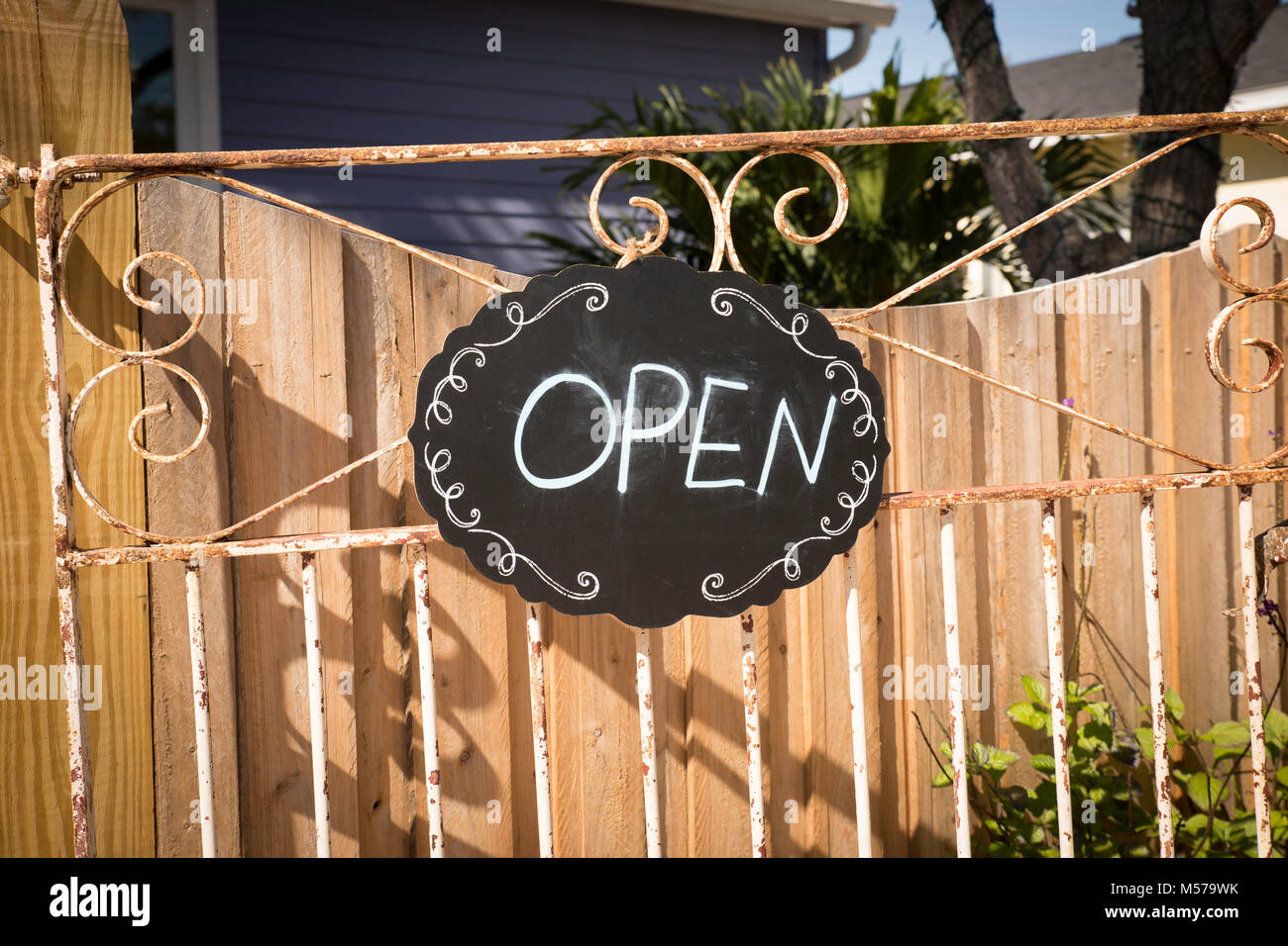 Crooked sign hi-res stock photography and images - Alamy