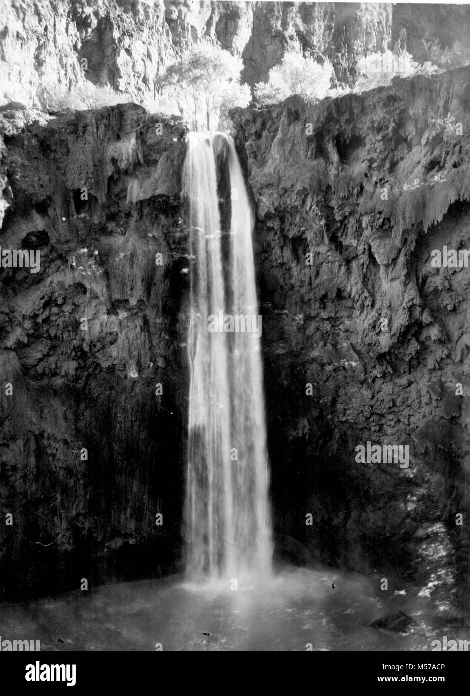 Grand Canyon Historic . MOONEY FALLS IN HAVASUPAI CANYON (192 FEET TALL ...