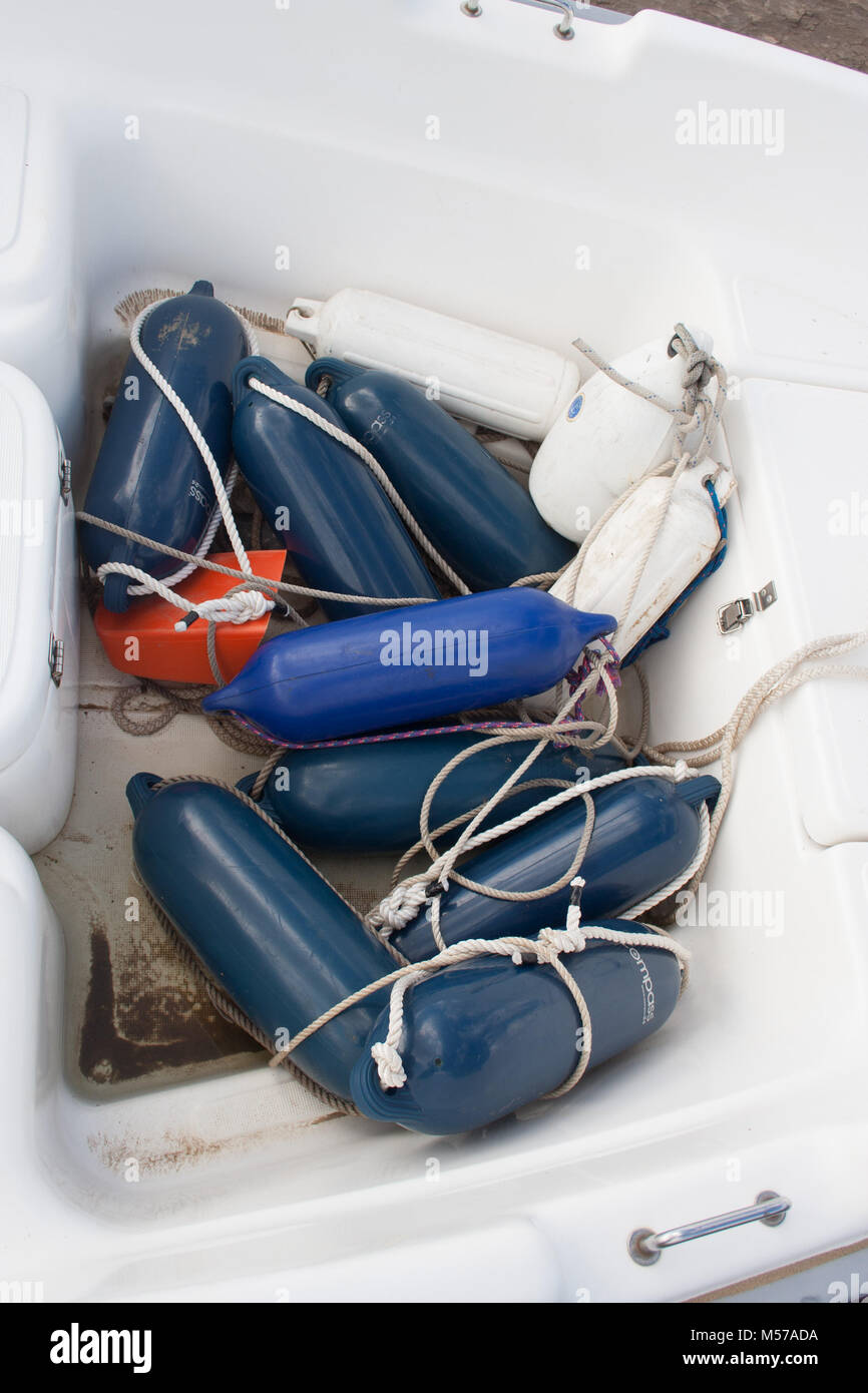 Stay afloat hi-res stock photography and images - Alamy