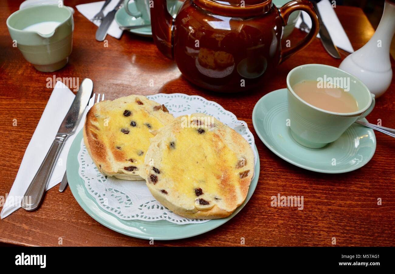 the fourteas WW2 themed cafe in stratford upon avon warwickshire UK ...