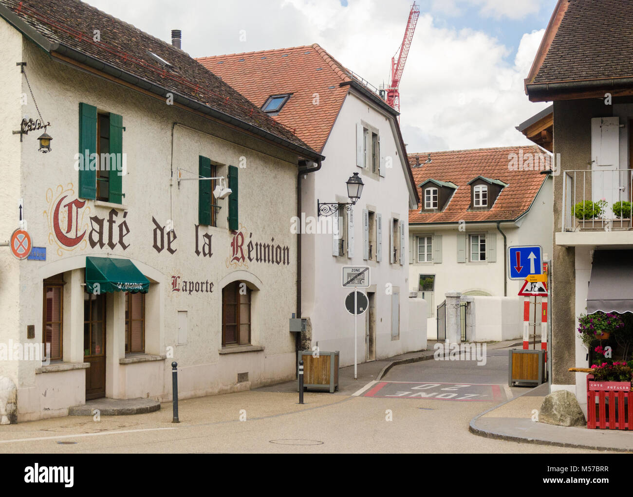Café de la Réunion: A classic cafeteria near Mont Saleve in Veyrier ...