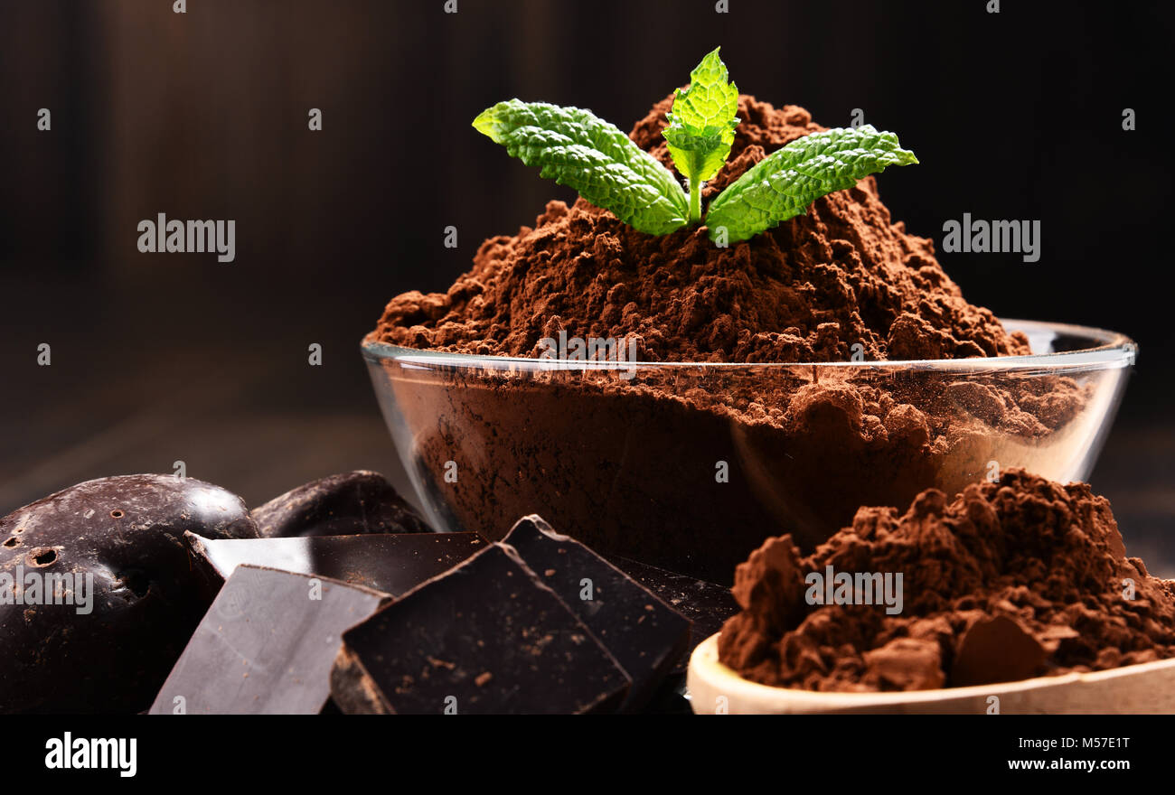 Dutch process cocoa powder hi-res stock photography and images - Alamy