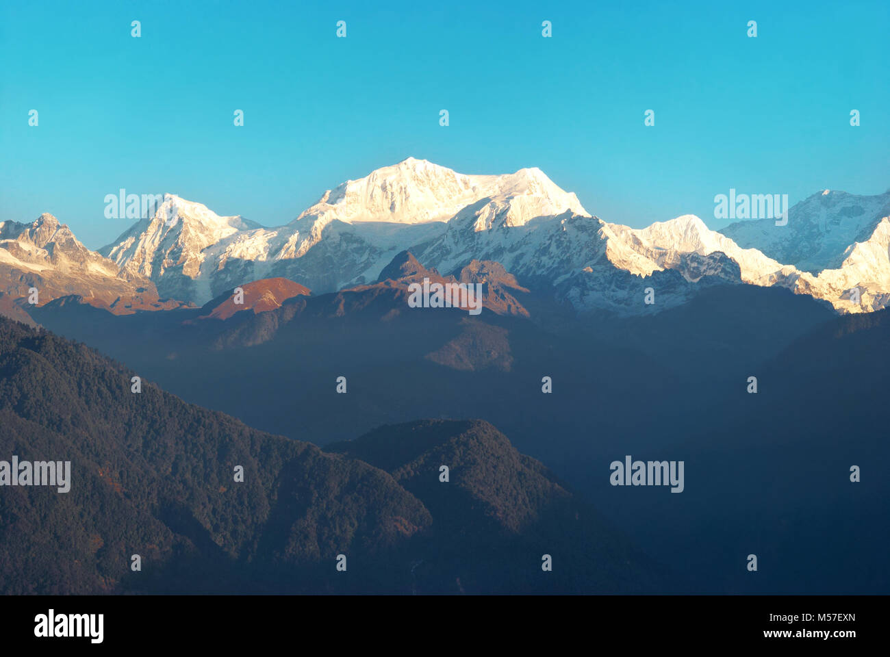 Sunrise above Kangchenjunga Stock Photo - Alamy