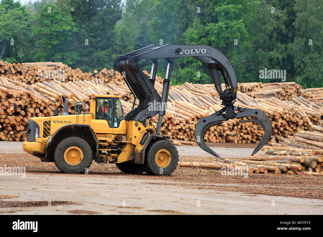 High lift wheel loader hi-res stock photography and images - Alamy