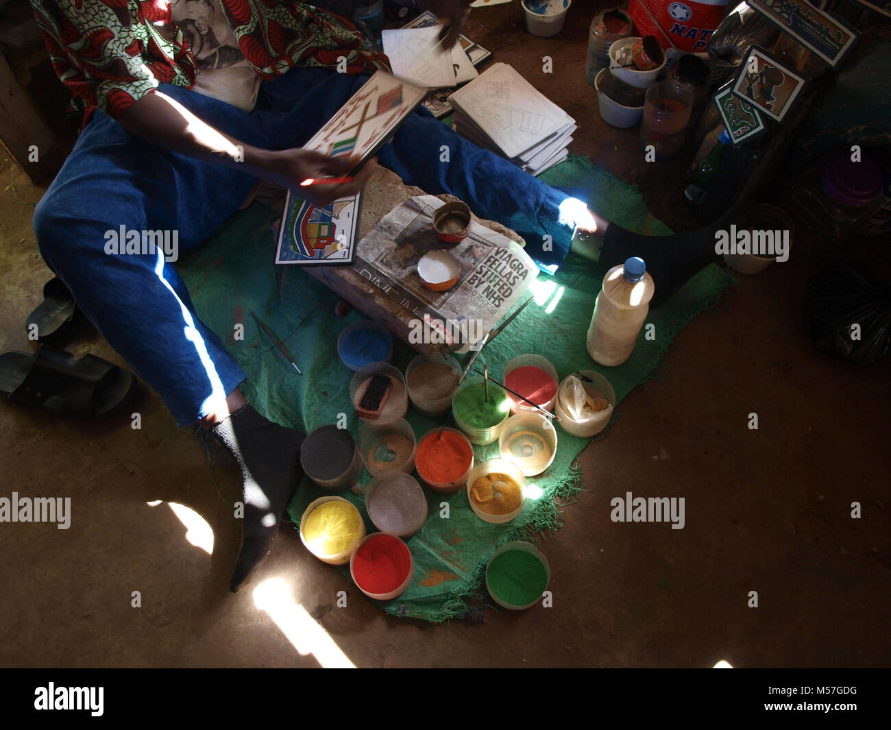 Sand painter hi-res stock photography and images - Alamy