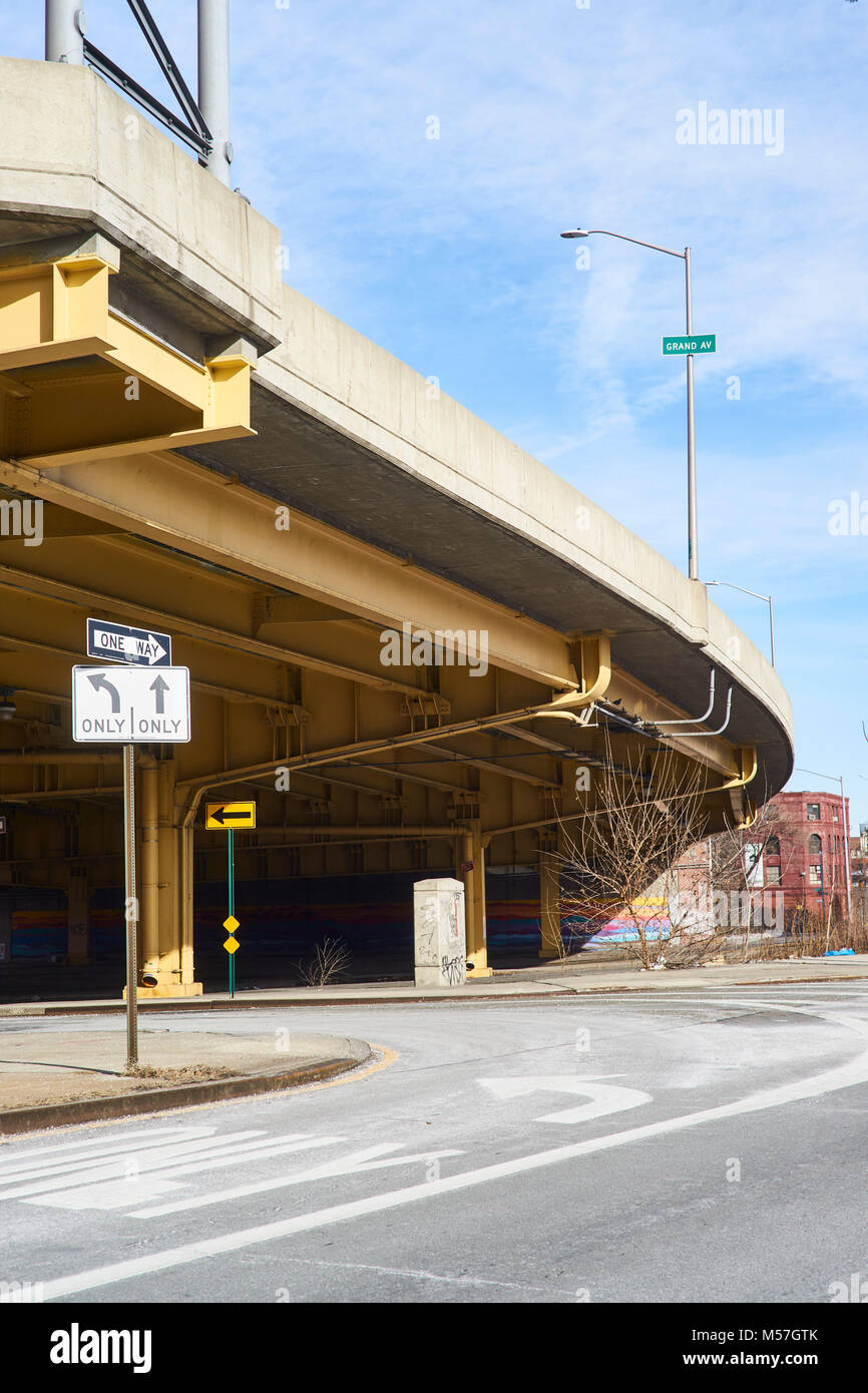 Brooklyn queens expressway hi-res stock photography and images - Alamy
