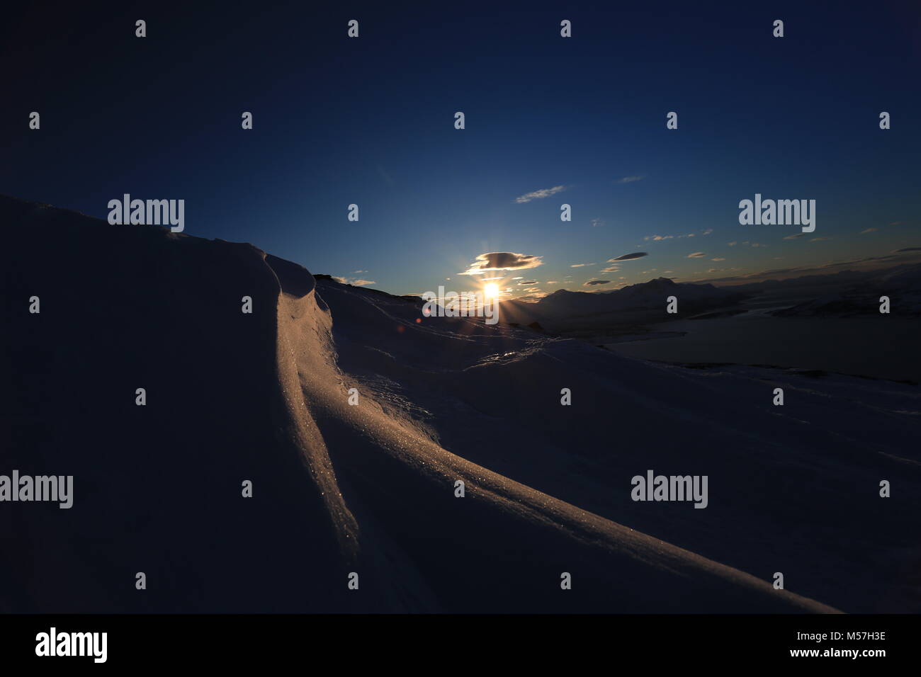 Snow drift mountain hi-res stock photography and images - Alamy