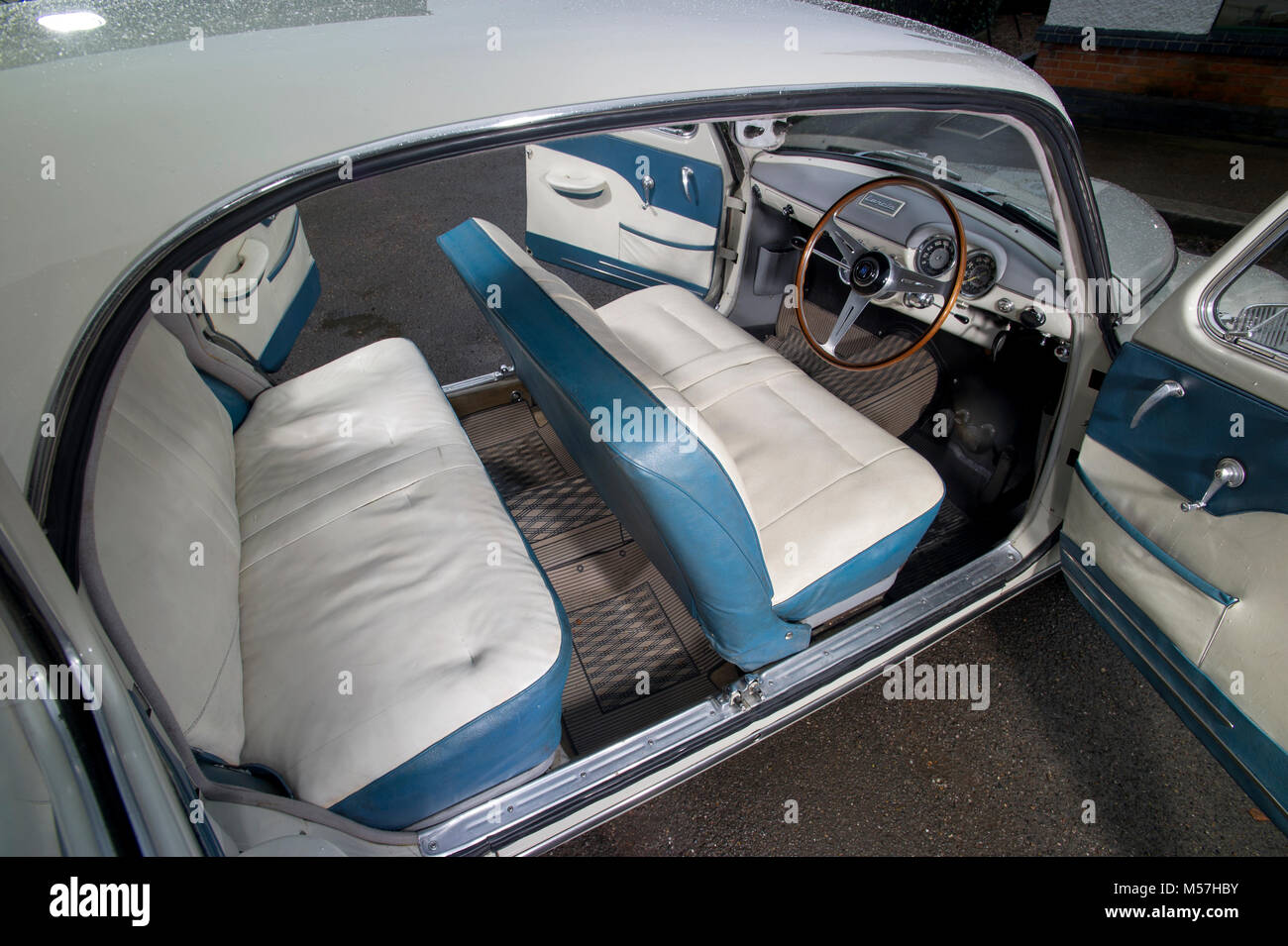 Italian classic car interior hi-res stock photography and images - Alamy