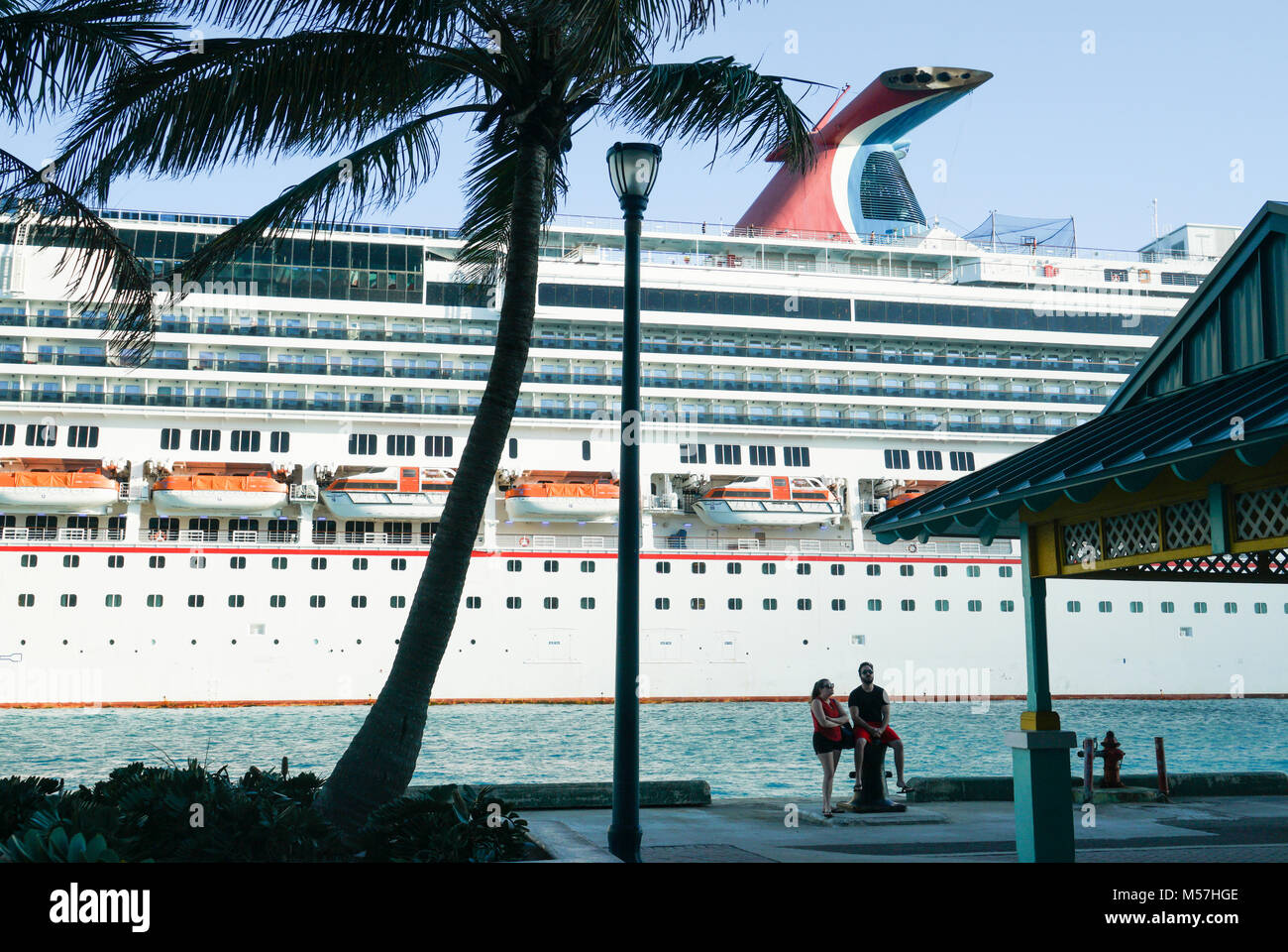 Bahamas nassau cruise ship dock hi-res stock photography and images - Alamy