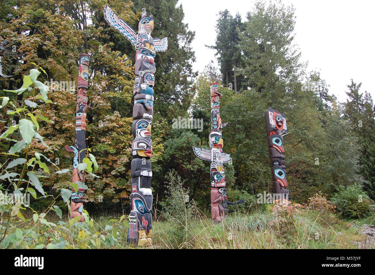 Stanley park indigenous art hi-res stock photography and images - Alamy
