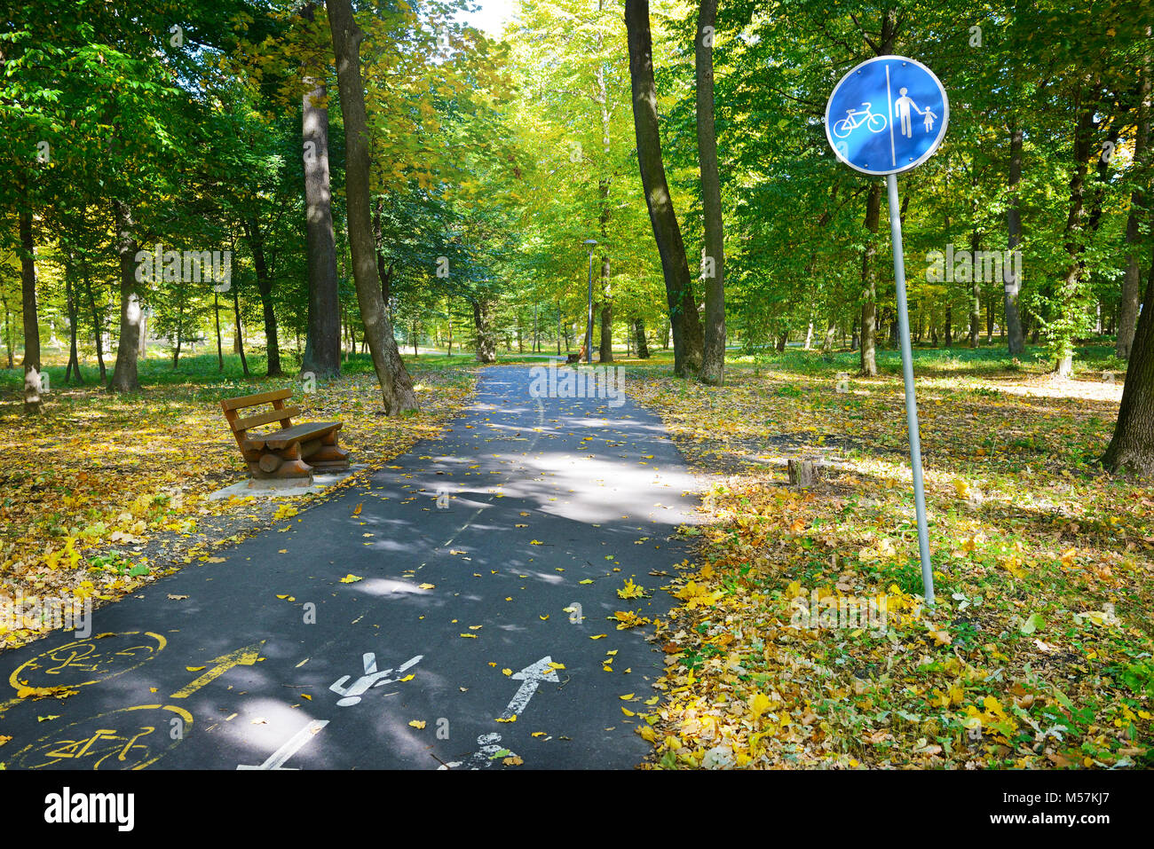 Garden warning signs hi-res stock photography and images - Alamy