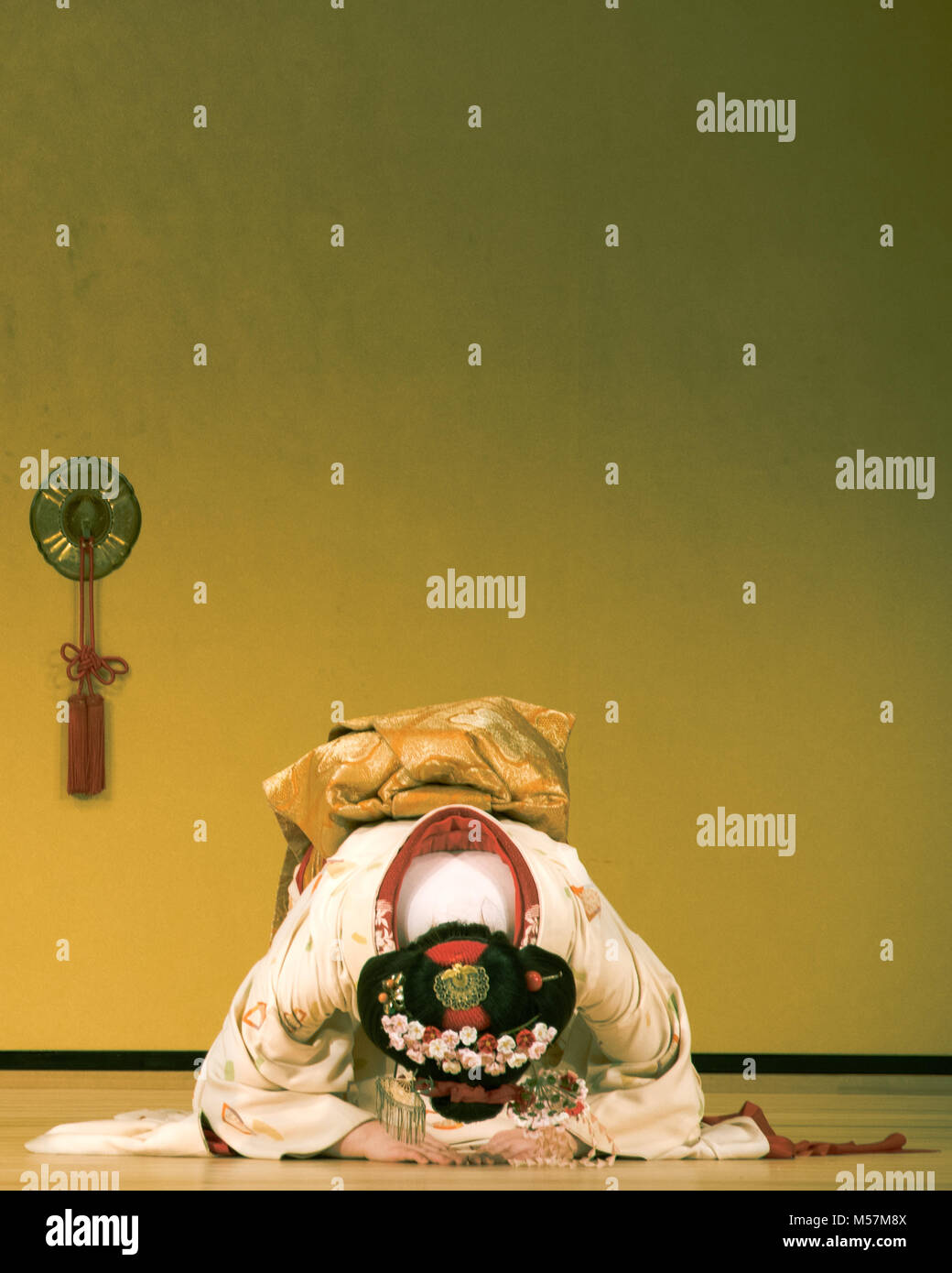 Beautiful geisha hi-res stock photography and images - Alamy