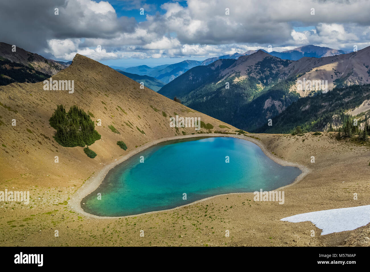 Turquoise lake trail hi-res stock photography and images - Alamy