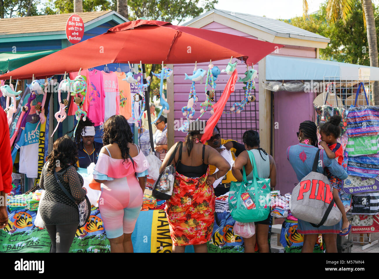 Straw market nassau bahamas hi-res stock photography and images - Alamy