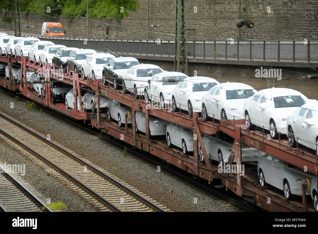 Autorack train hi-res stock photography and images - Alamy