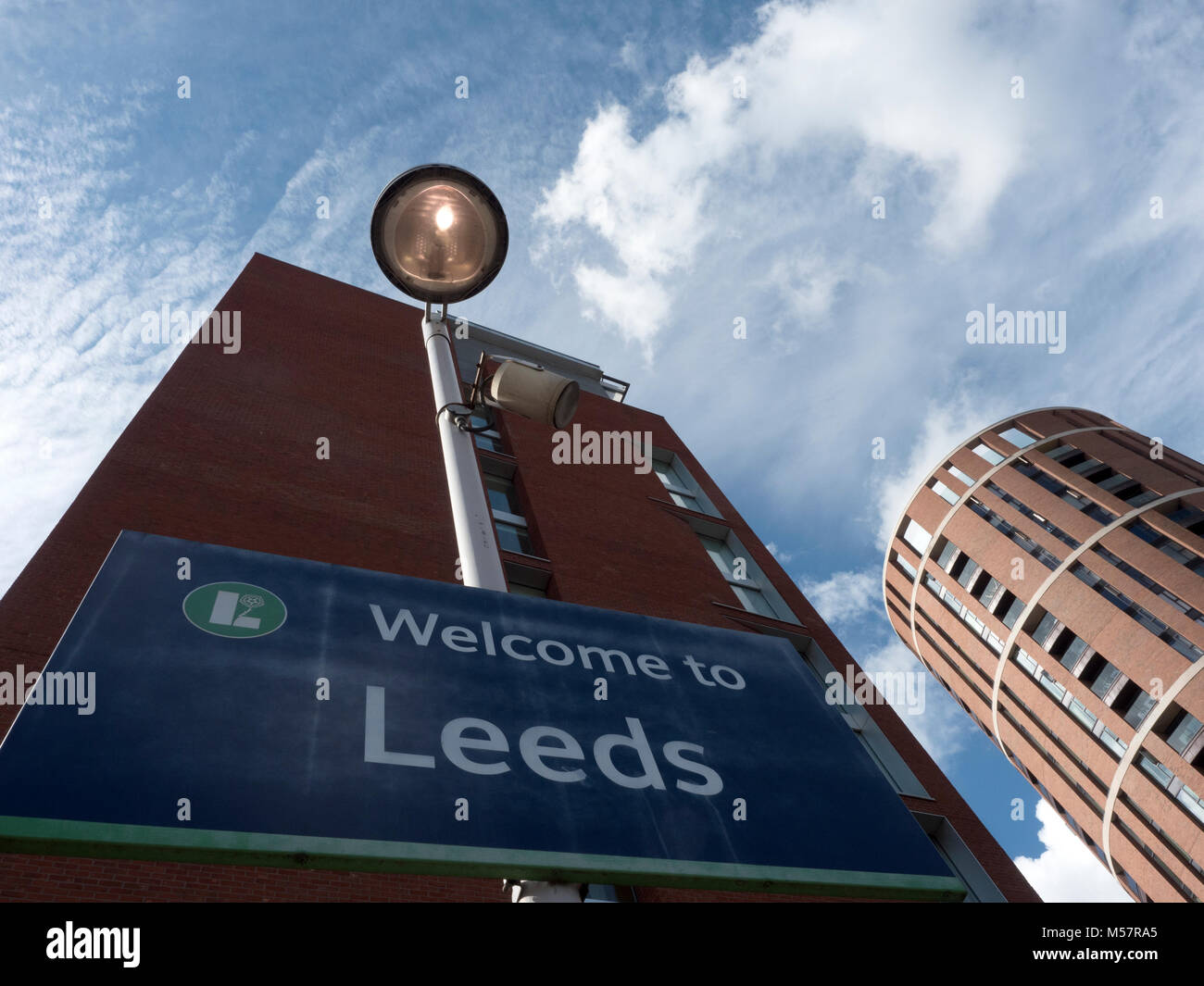 Welcome to Leeds sign on platform at Leeds Railway Station, Yorkshire ...
