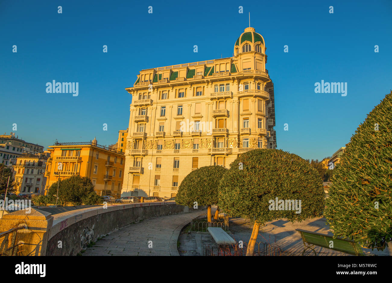 Historic condo building hi-res stock photography and images - Alamy
