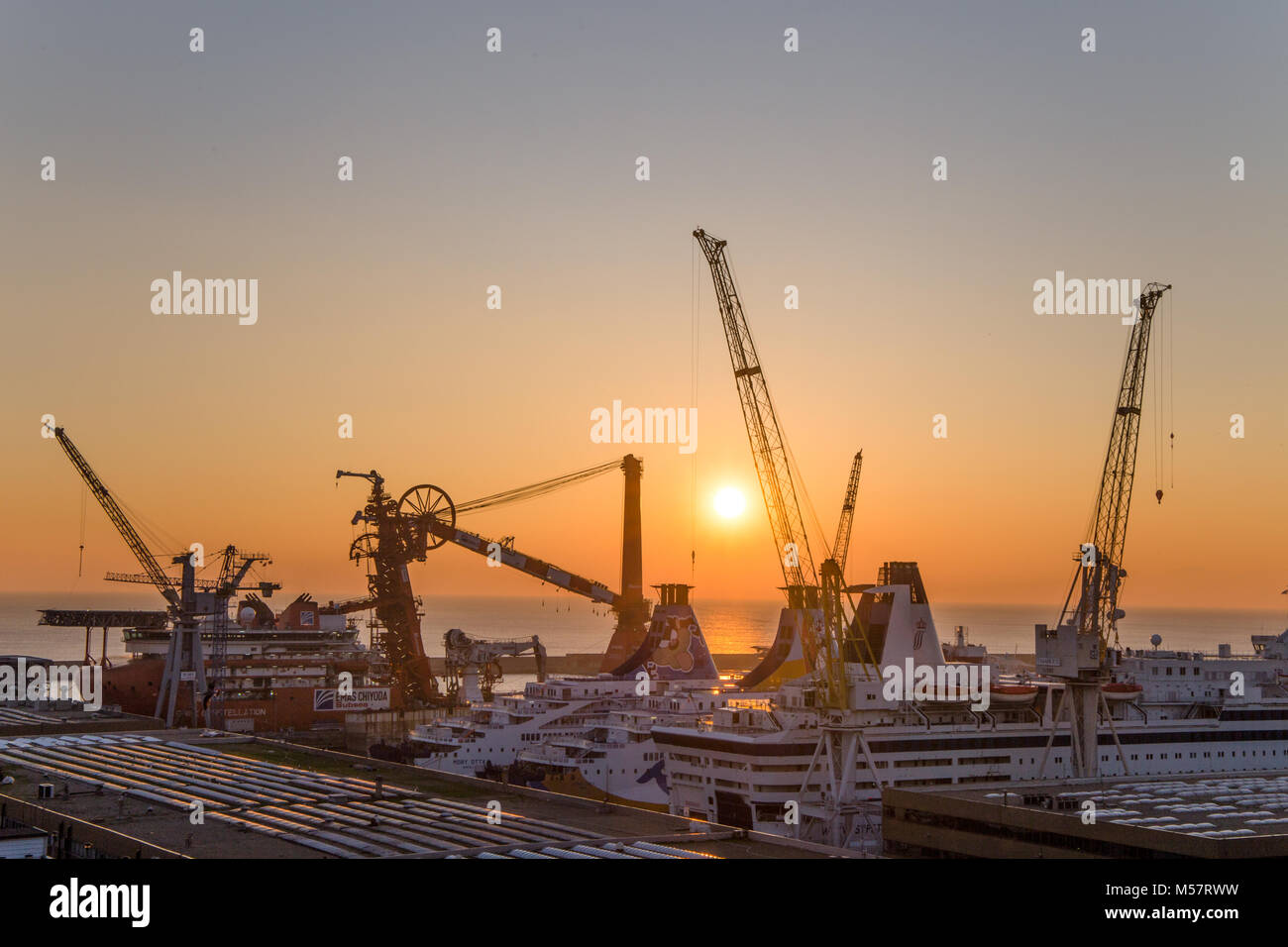 Pipelay vessel hi-res stock photography and images - Alamy