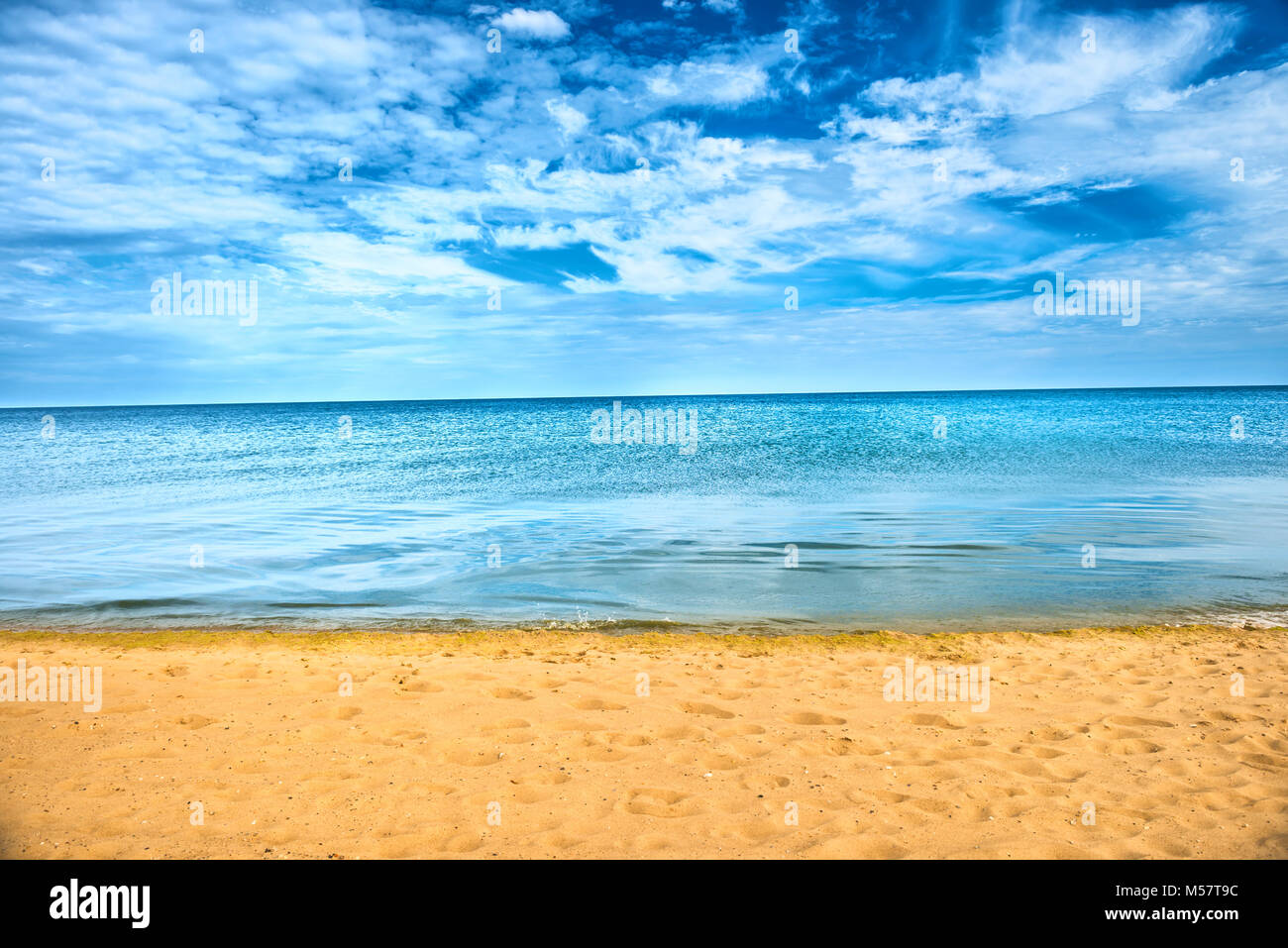 Golden sand beach hi-res stock photography and images - Alamy