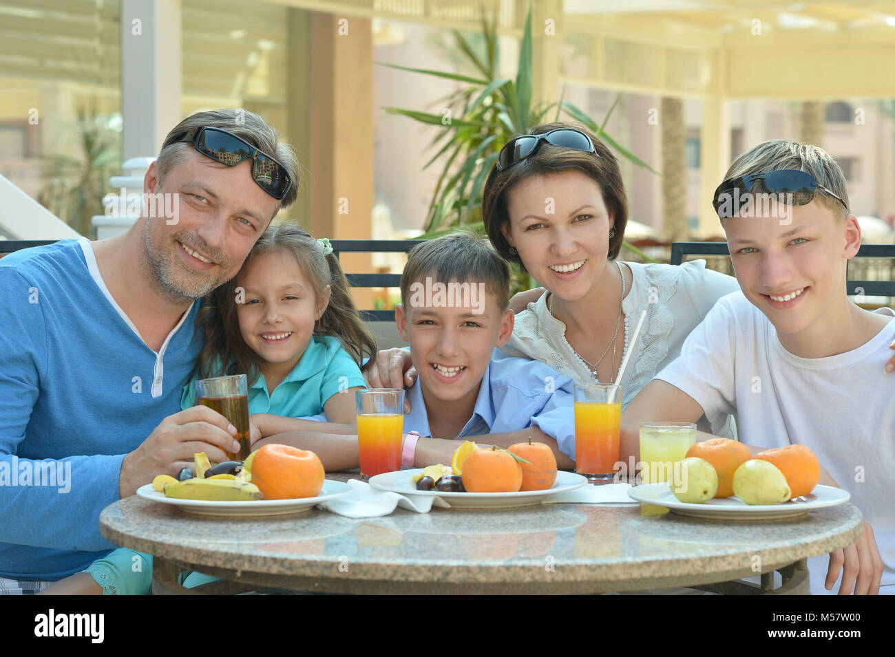 family having breakfast together Stock Photo - Alamy